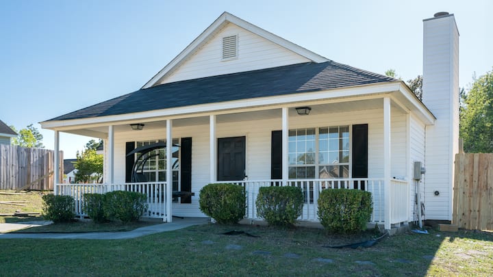 Beautiful Home Away From Home - Elgin, SC