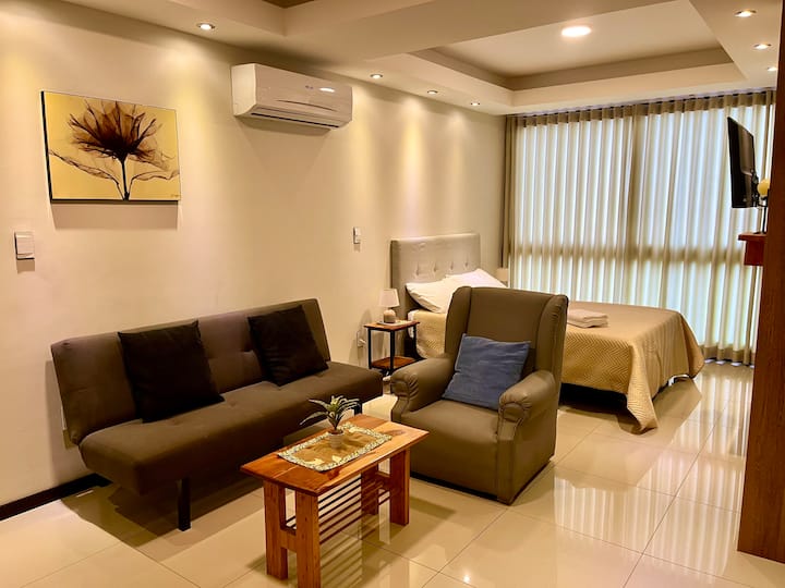 Moderno Apartamento En El Corazón De Equipetrol - Bolivia