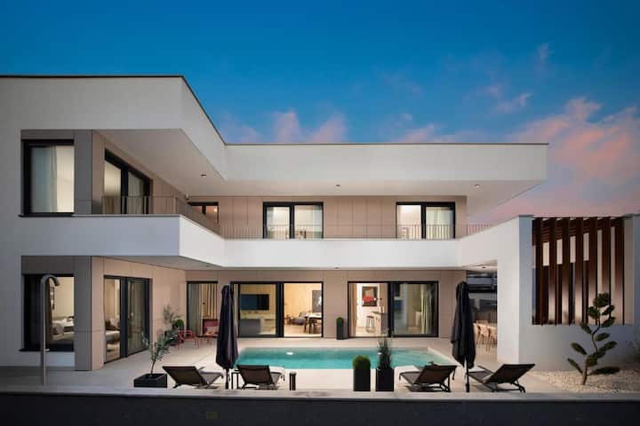 Villa Monet-beachside Luxury With Heated Pool - Peroj