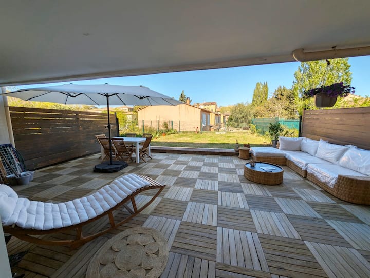 Appartement Avec Terrasse Et Jardin - Le Castellet