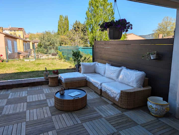 Appartement Avec Terrasse Et Jardin - Le Beausset