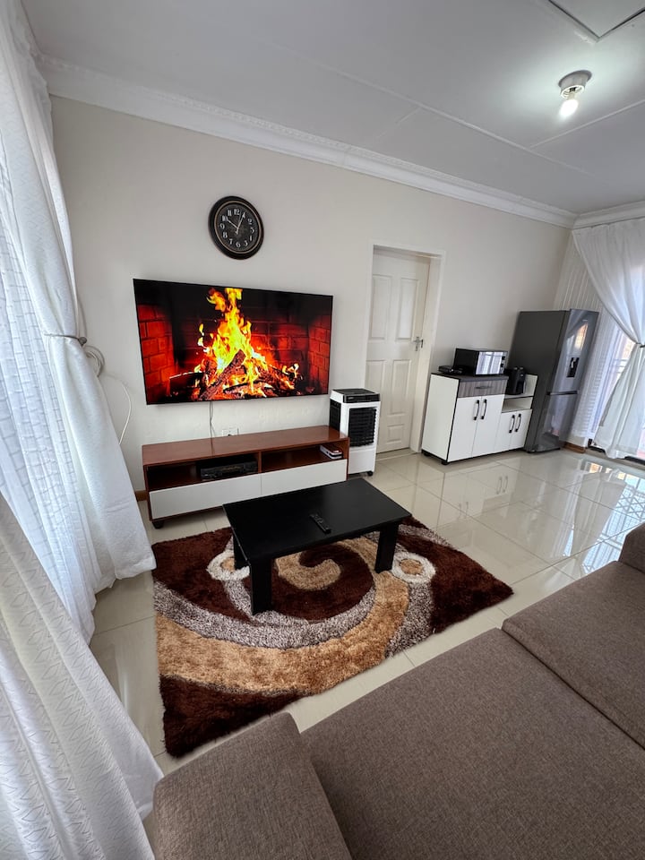 Elegant Private Suite - Fochville
