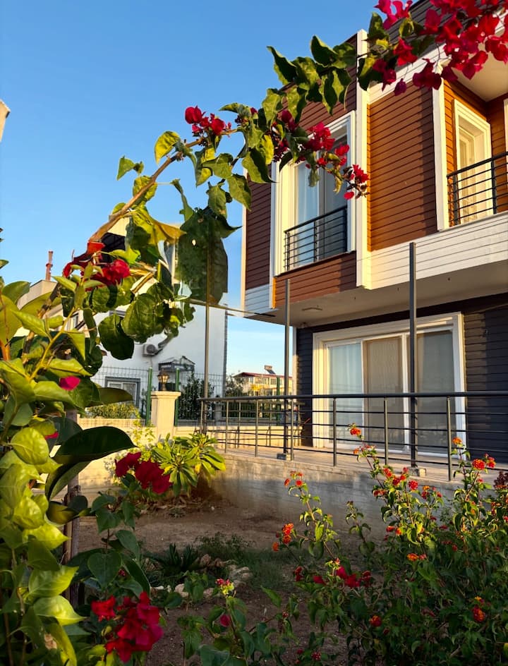 Müstakil Süper Villa Mavi Bayraklı Plaj 150 M - Mersin