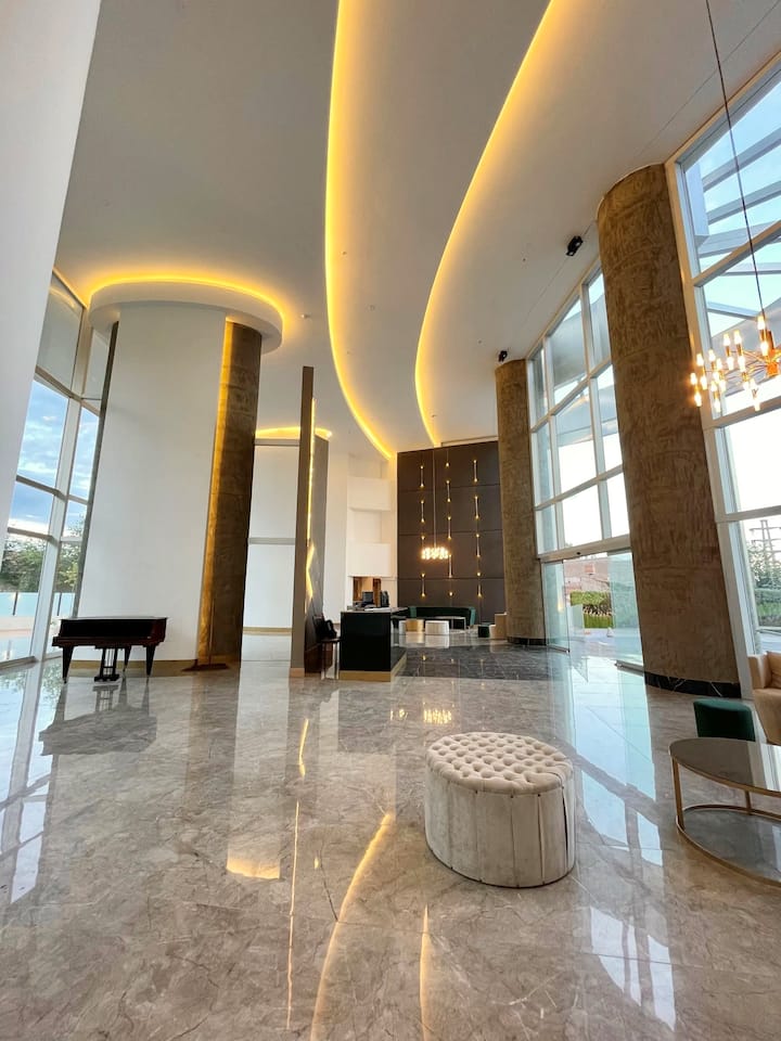 Vistas A La Montaña / Estacionamiento/2 Hab. -