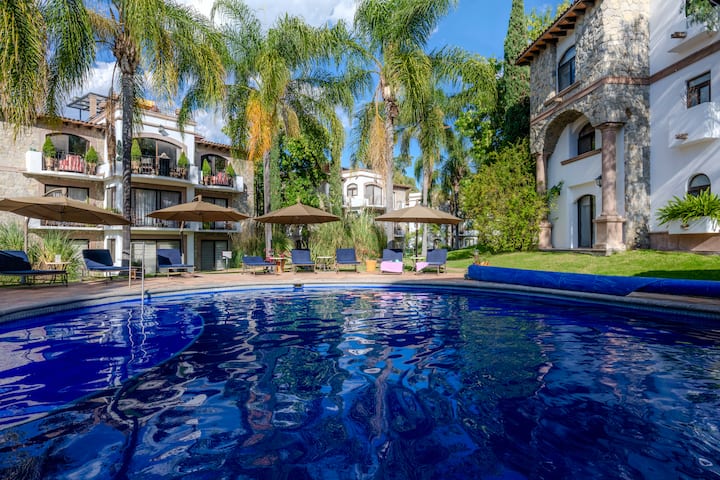 Lovely Condo With Rooftop Deck In Gated Community - San Miguel de Allende