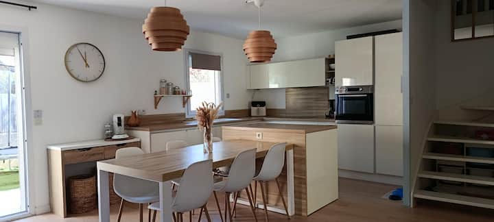 Maison Familiale, Dans Résidence Avec Piscine. - Béziers