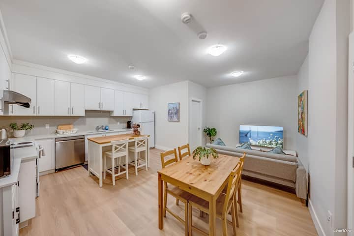 New Two-bedroom Guest Suite Near Brentwood Mall - Burnaby