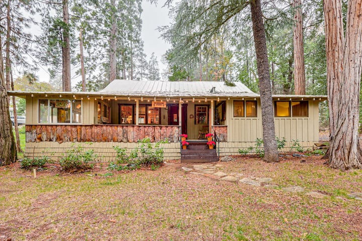 Gateway To Sequoia Nat’l! Rustic Cabin W/ Patio - Camp Nelson, CA