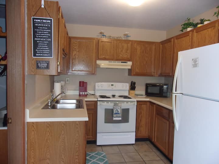 Cabin #4  Near Mozingo Golf & Lake - Maryville, MO