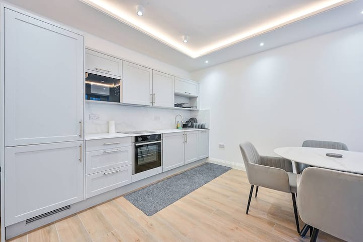 Bright 2br Hanwell Home| Parking + Great Transport - Aéroport de Londres Heathrow (LHR)