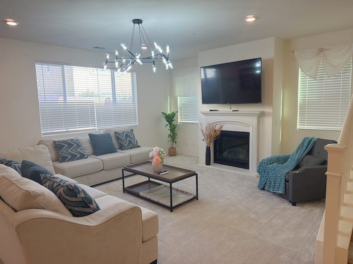 Spacious 6br Home 8 Beds3 Tvs Near Airport & Mills - Eastvale, CA