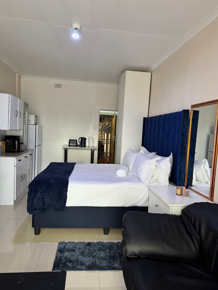 Stylish Urban Unit - Carletonville