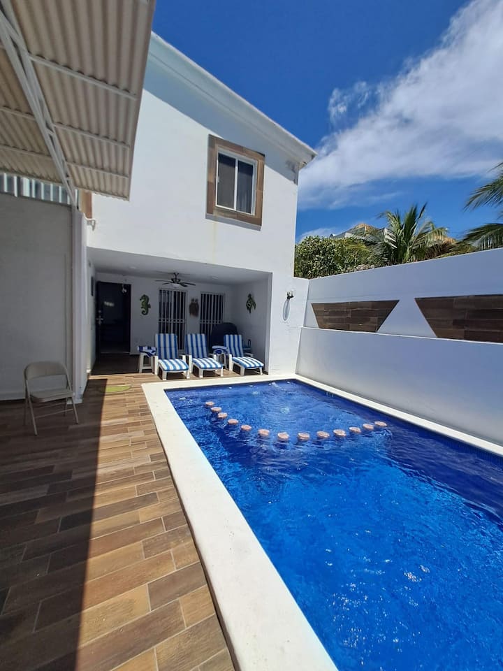 Casa A Pasos Del Mar En Olas Altas, Manzanillo. - Manzanillo