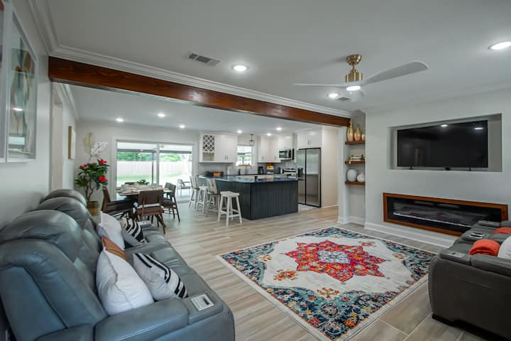 The Peaceful House -Spacious New Home Near I-12 - Baton Rouge, LA