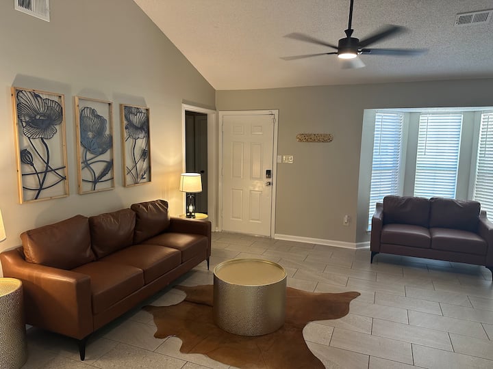Livie’s Bungalow - Southaven, MS