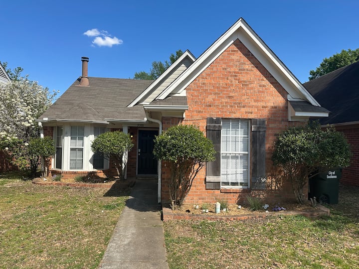 Livie’s Bungalow - Southaven, MS