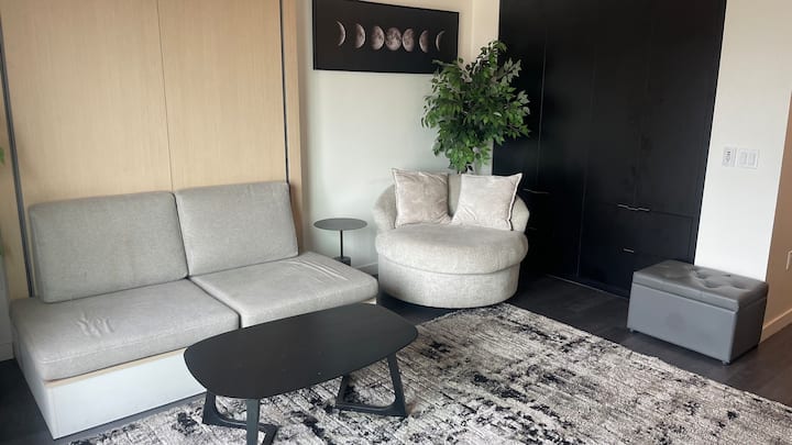 Hollywood Studio W Amazing View, Balcony, Pool Gym - Los Ángeles, CA