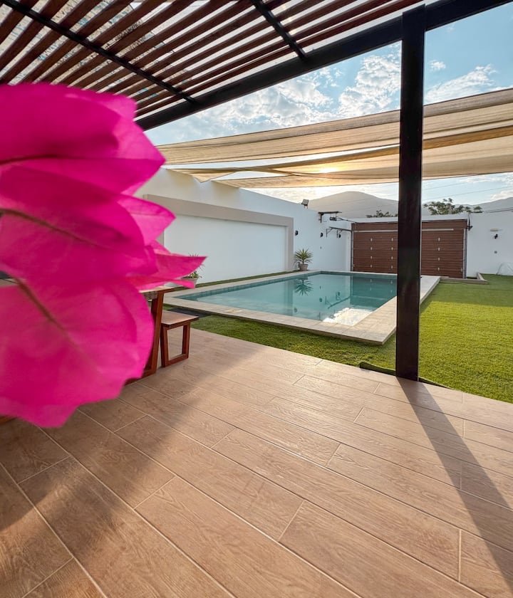 Tourmaline House - La Libertad (Peru)