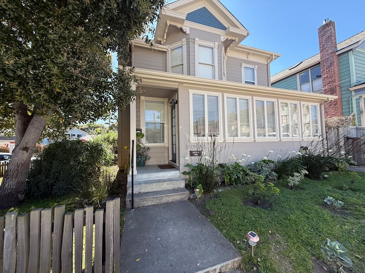 Lover's Point Victorian - Monterey, CA