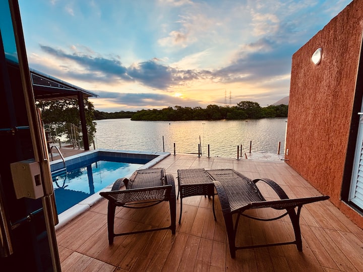Casa Completa Beira Rio | Piscina E Deck P/ Rio - Rio das Ostras