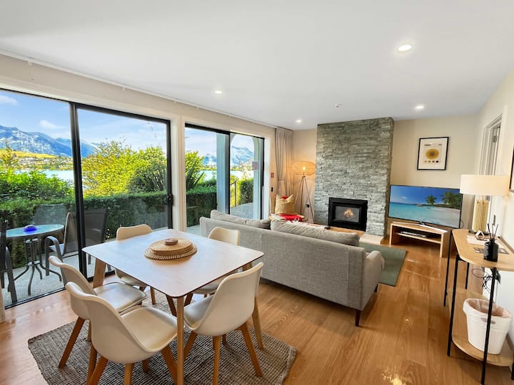 Genuine Lakefront Suite With Views, Villa Del Lago - Queenstown