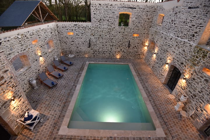 Secluded Escape - Pool, Hot Tub & Private Trails - Deux-Sèvres