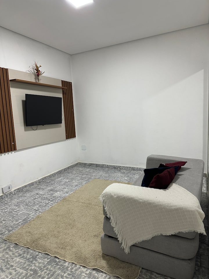 Quarto Climatizado E óTima Localização - Governador Valadares