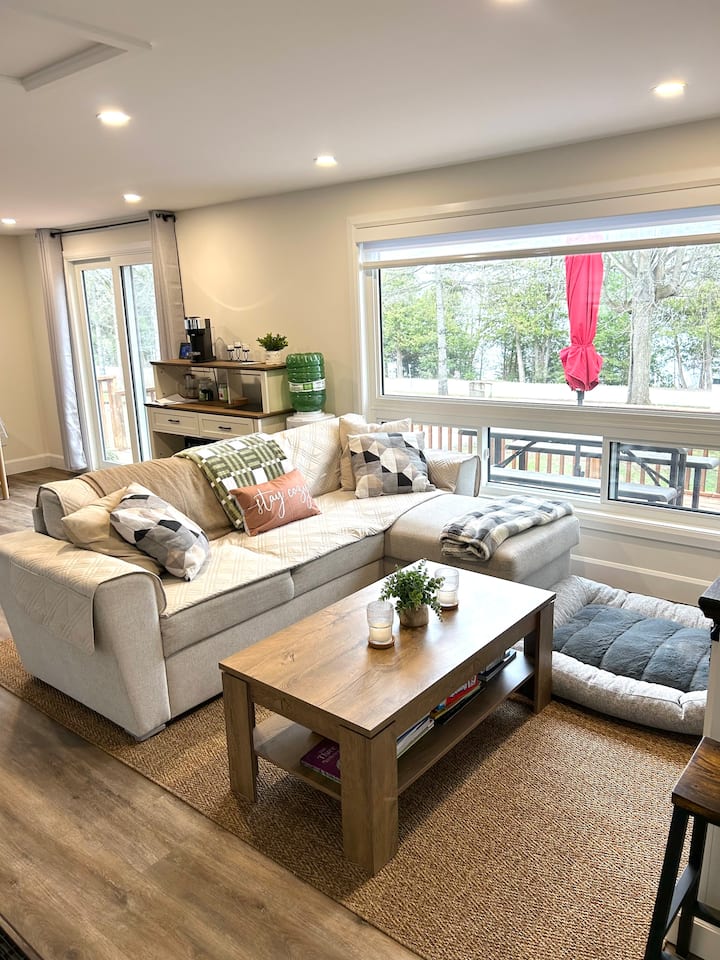 The Lake House - Kawartha Lakes