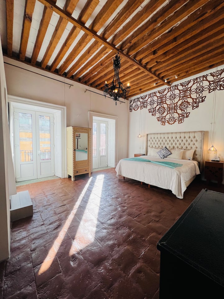 Master Suite Balcon Y Vista Al Lado De Presidencia - Guanajuato