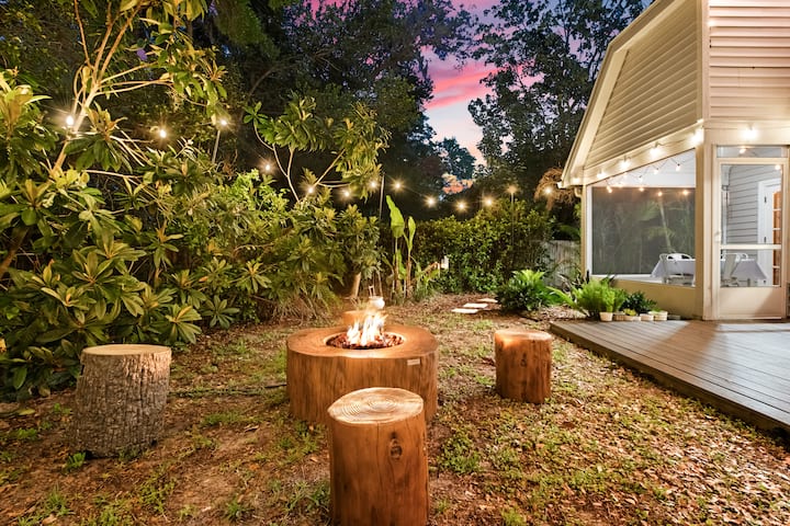 The Candlelight Cottage | Cozy Orlando Retreat - Altamonte Springs, FL