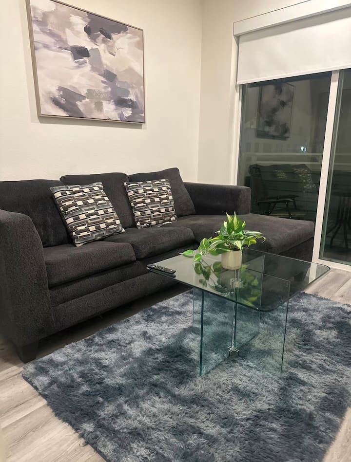 Hollywood Flat - Los Angeles, CA