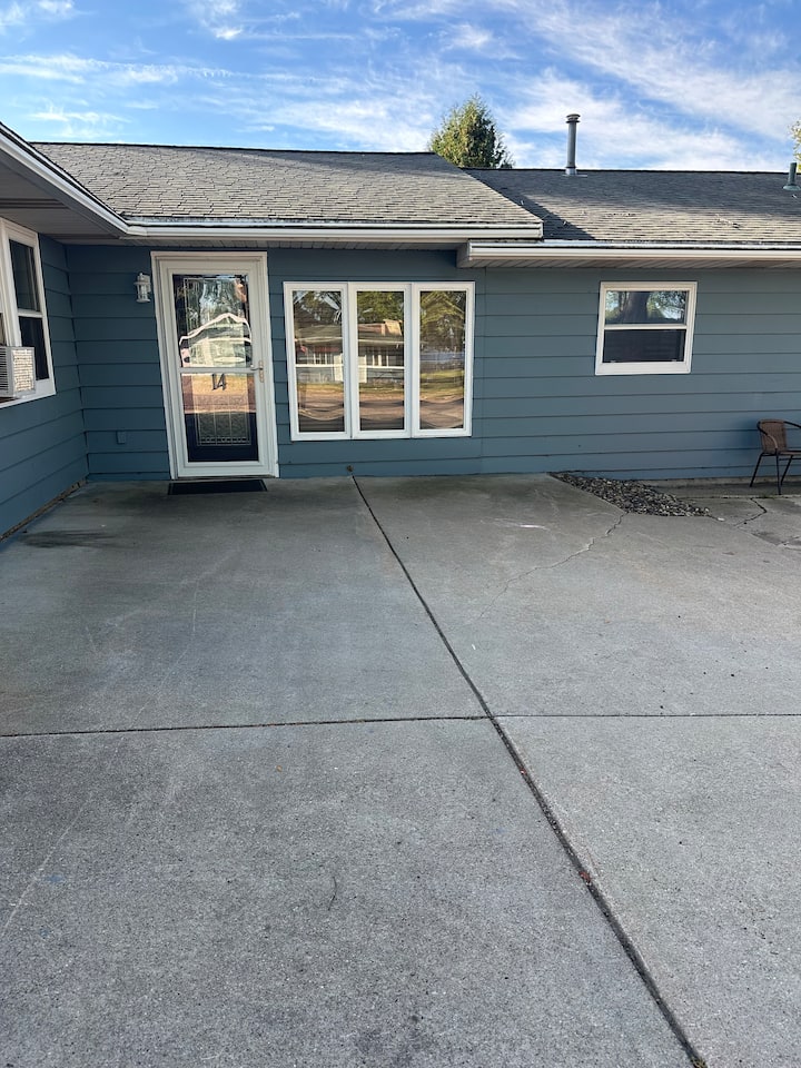 Cabin 14 Premier 3 Bedroom 4 Queen - Lake Wisconsin