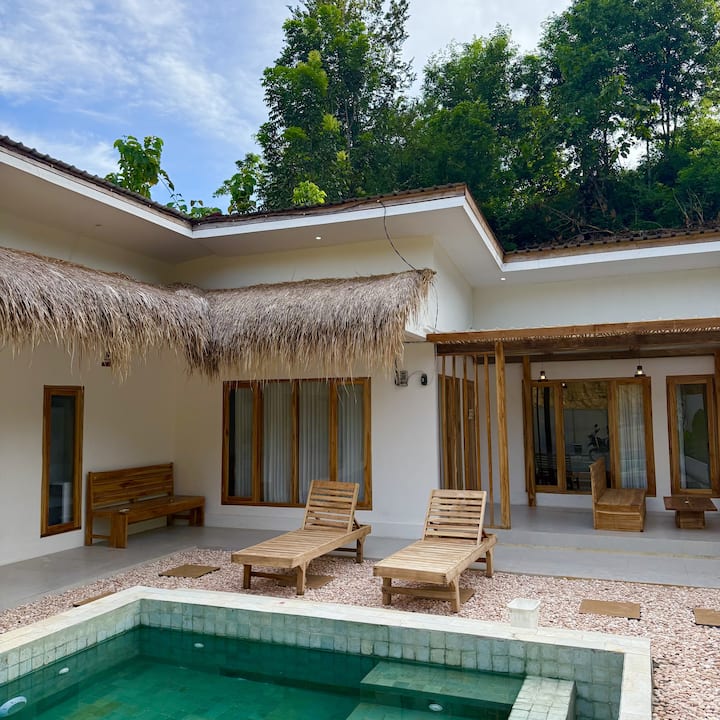 Luxury 4br Villa • Pool • Kuta Center - Lombok