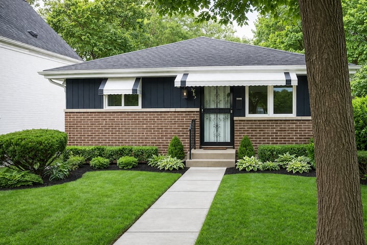 This Single Family Home - Milwaukee, WI