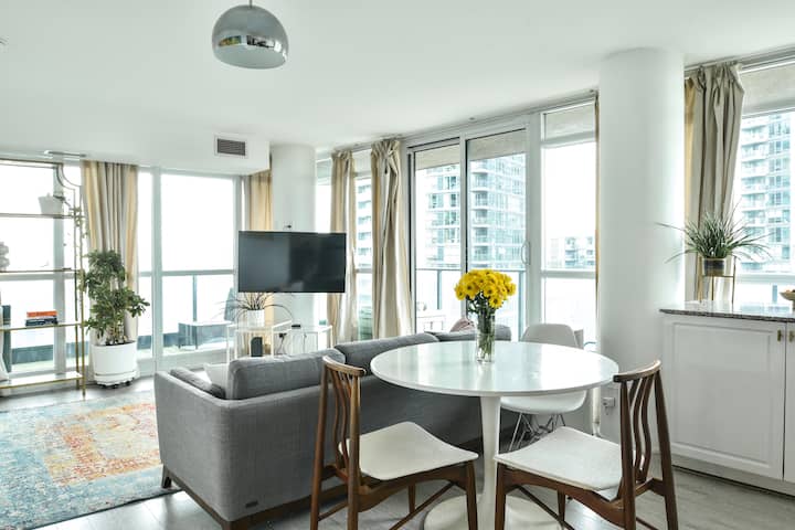 Walk To Fifa/fort York, 2bd, Free Parkng, Downtown - Toronto