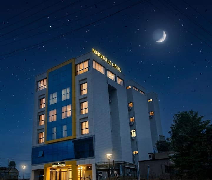 Hôtel Serein Et Luxueux A Bonamoussadi - Douala