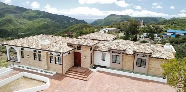 Malibu Estate With Ocean & Mountain Views - Westlake Village, CA