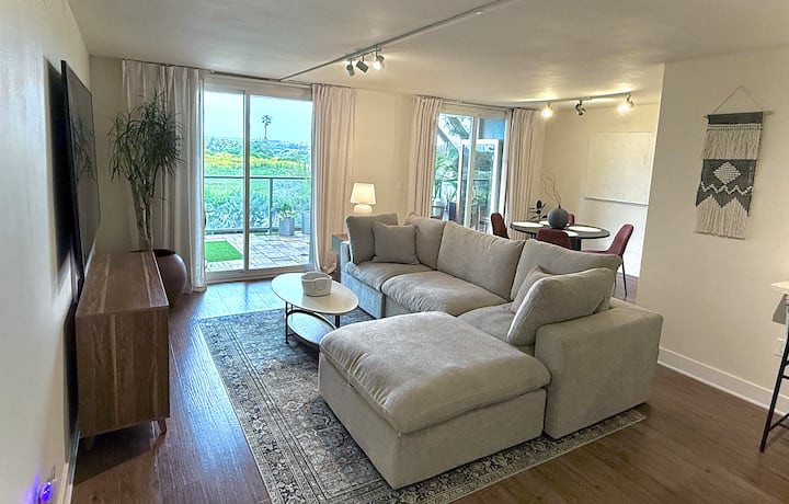 Waterfront Marina Retreat W/ Sauna• Walk To Beach - Manhattan Beach, CA