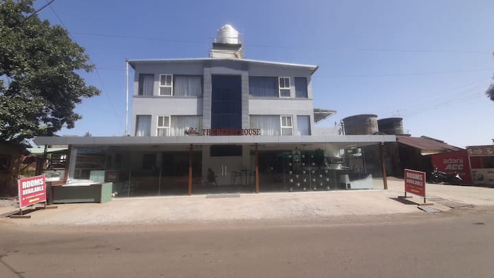 The Berry House. Ac Rooms With Breakfast In Satara - Mahabaleshwar