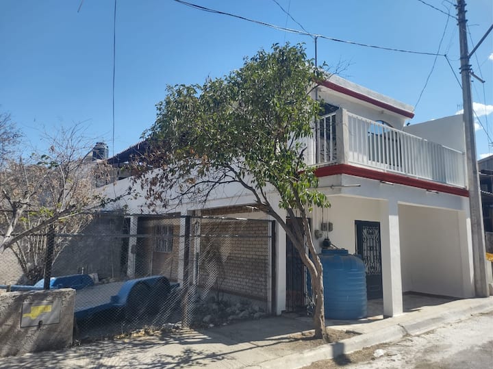 Casa Completa Con Grandes Espacios - Saltillo