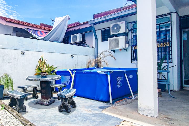 Cozy Private Pool House 10pax 5mintelokkemangbeach - Teluk Kemang