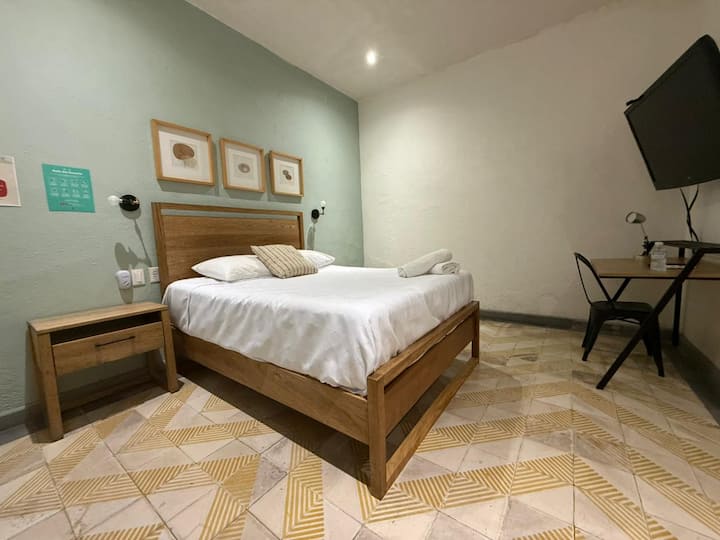 Room With Balcony · Queen Bed · Kitchenette - Guadalajara, México