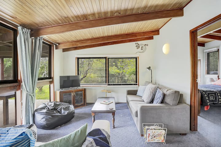 Beach Shack Hideaway Balnarring - Pay 2, Stay 3! - Balnarring