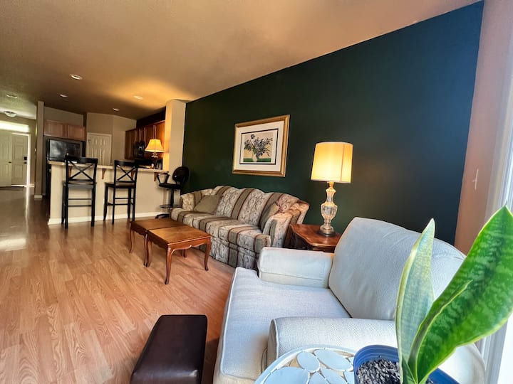 Attractive Townhouse- Walk To Jf Intel & 3 Parks - Hillsboro, OR