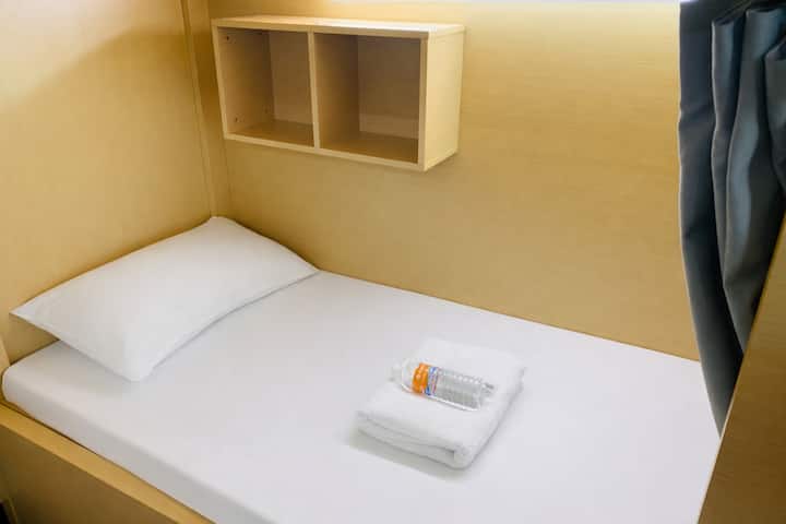 Single Capsule In 8-pax Female, Opposite Bugis Mrt - Singapore