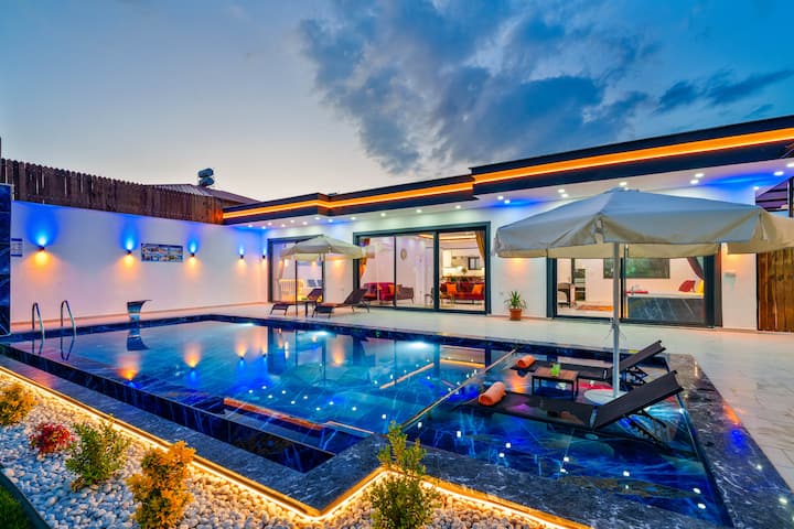 Antalya/kaş Kalkan Bölgesinde Bulunan Vi̇lla ÖZmen - Kalkan