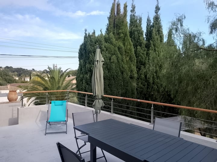 Sanary
Appartement Entièrement Rénové, Au Calme - Le Beausset