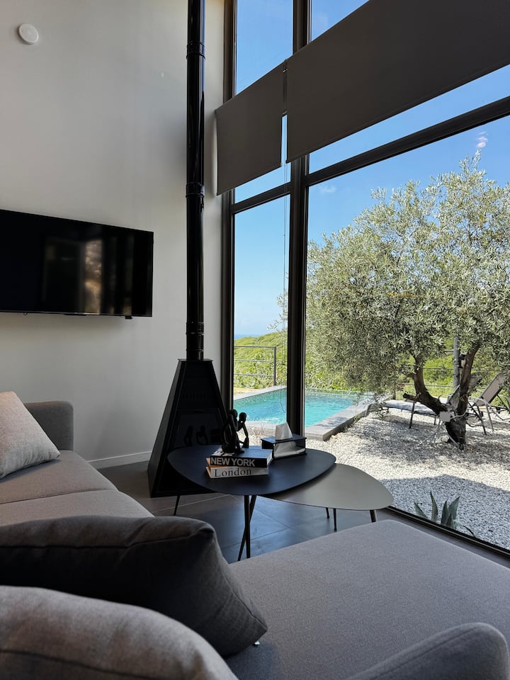Emberhaus Nested In A Calm Area In Batroun Nature - Lebanon
