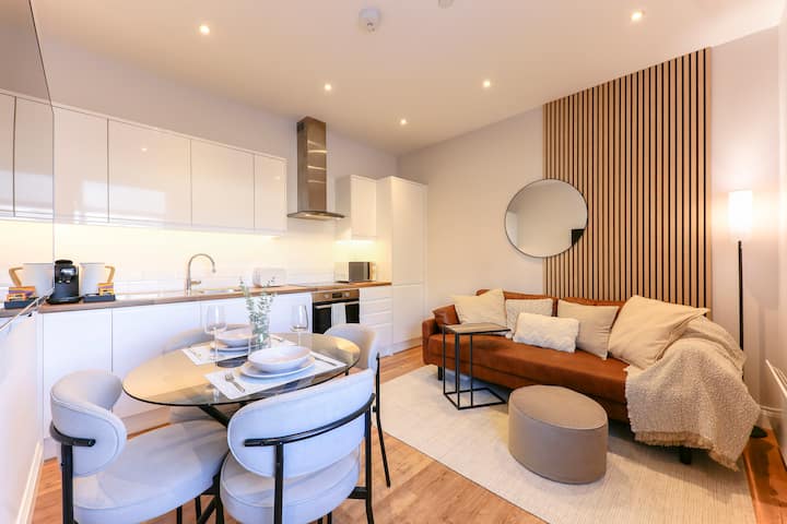 Modern Apartment With Parking & Gym Access - ヘメル・ヘムステッド