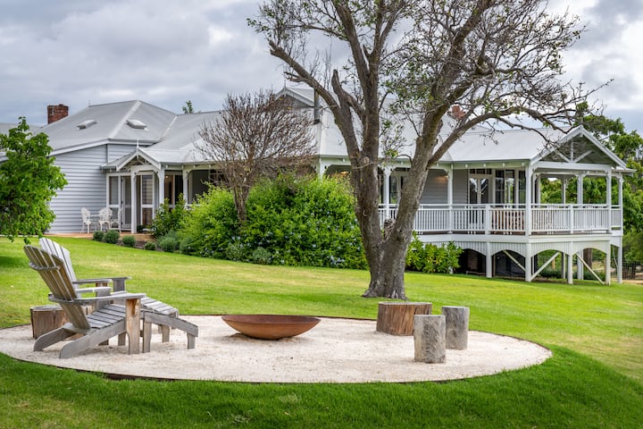 Millbrook Farmhouse I Private Properties - Yallingup